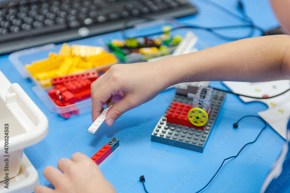 Children collect blocks constructor. Robotics. Children's Technopark ...