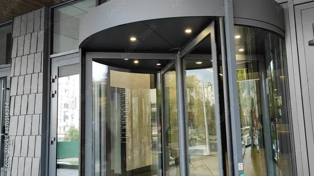 A revolving door in modern buildings and shopping centers to the Mall ...