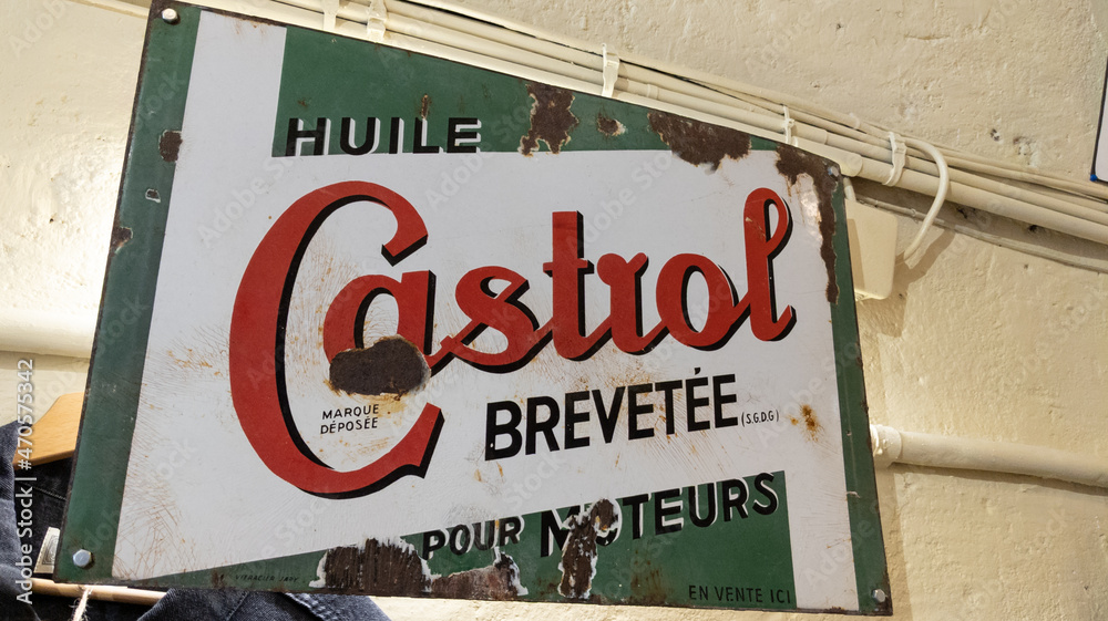 Castrol vintage ancient logo text and sign British Stock Photo | Adobe ...