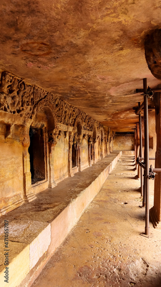 Cave 1 : Rani Gumpha, Queen's Cave. Ramayana scenes carvings on door ...