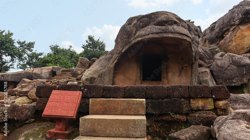 Cave 12 : Vyaghra Gumpha (Bagha Gumpha), Udaygiri caves, Bhubaneswar ...
