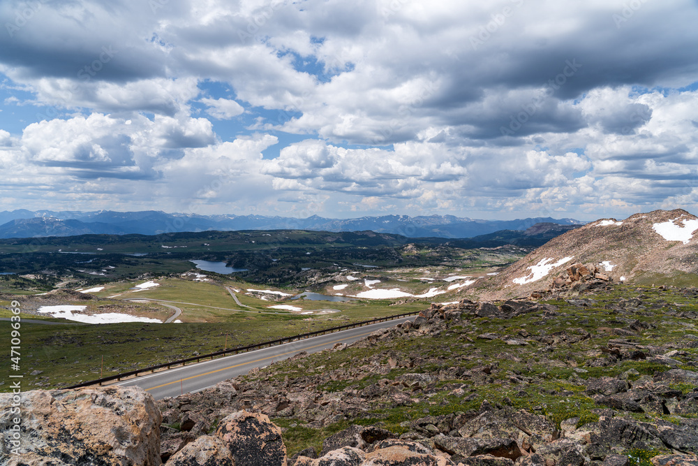 The Beartooth Highway goes through an alpine mountain pass in the ...