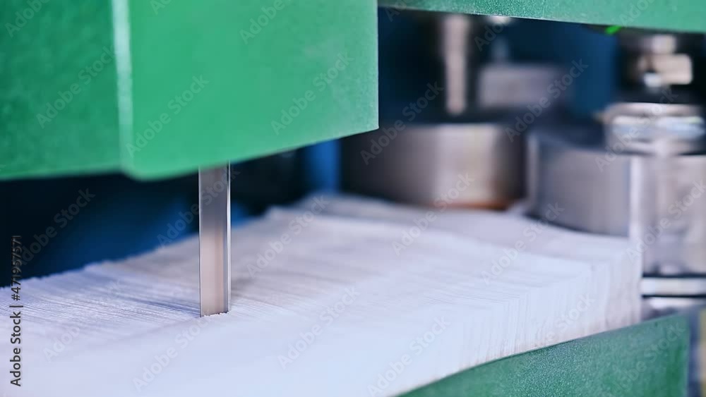 Automated rolling sheets of cellulose for making diapers. Conveyor ...