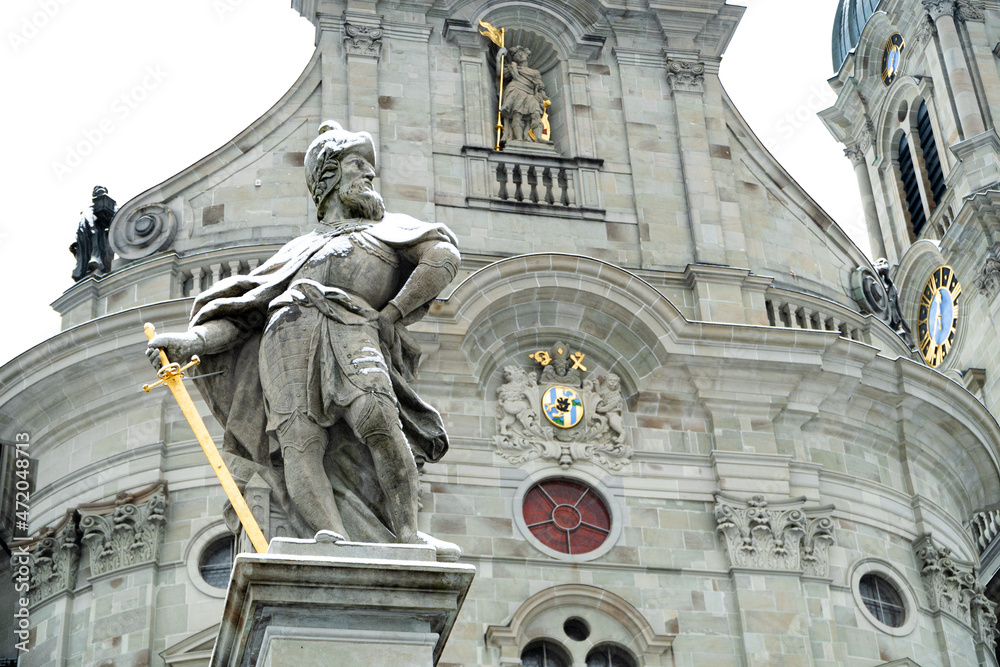 Statue von Kaiser Otto I. vor dem Kloster Einsiedeln - Schweiz Stock ...
