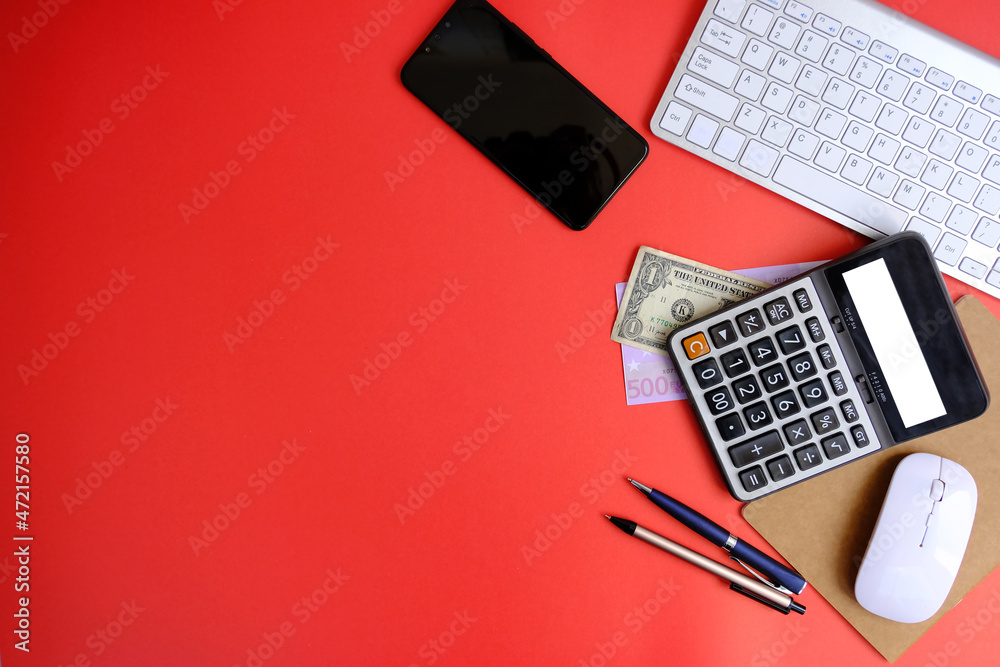 Foto de Office desk table with laptop, supplies and tablet. Top view ...