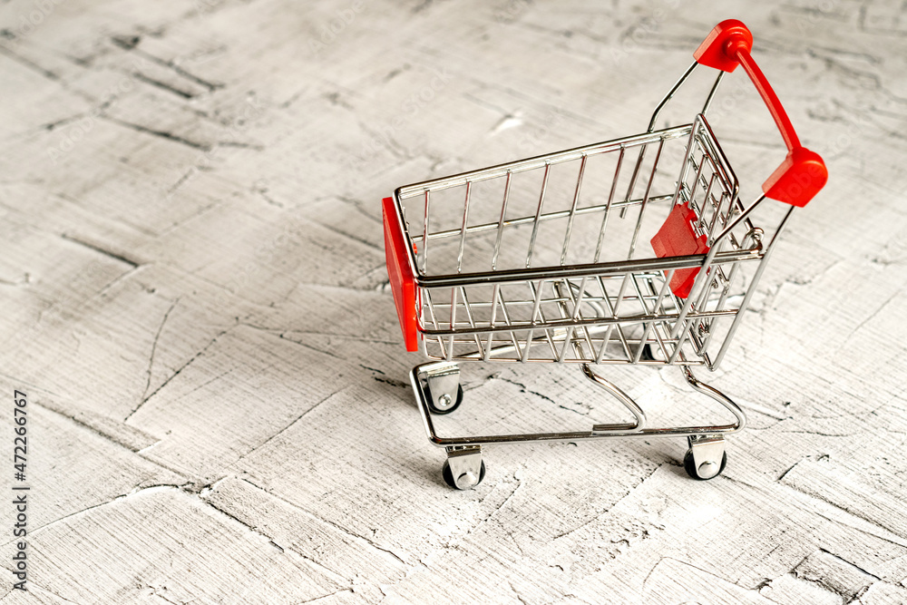 carrito de compras de supermercado Stock Photo | Adobe Stock