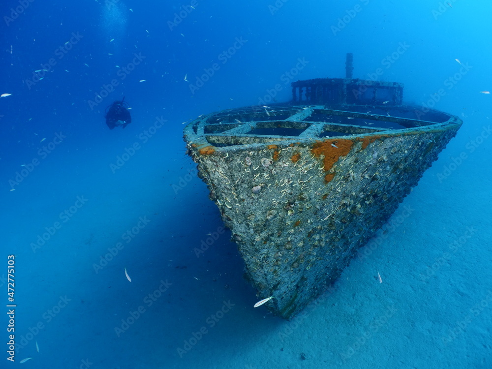 ship wreck scenery underwater shipwreck metal on the ocean floor with ...