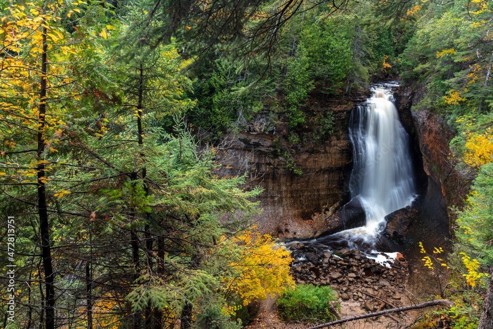 Miners Falls in autumn at Pictured Rocks National Lakeshore, Michigan ...