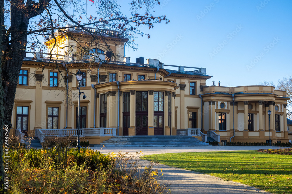 Traku Voke Manor is a former residential manor in Traku Voke ...