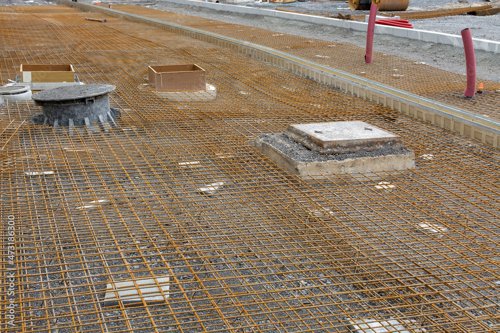 Foto de person hole, utility hole, maintenance hole, sewer hole ...