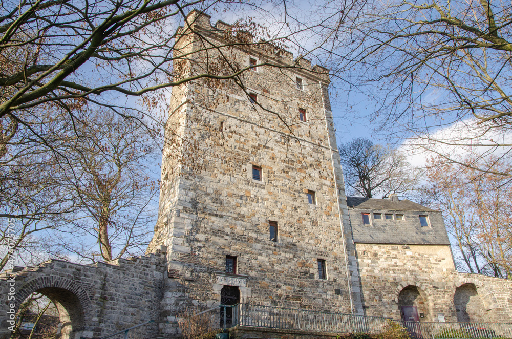 Aachen- Langer Turm . Der Lange Turm war ein Wehrturm der circa 1300 ...