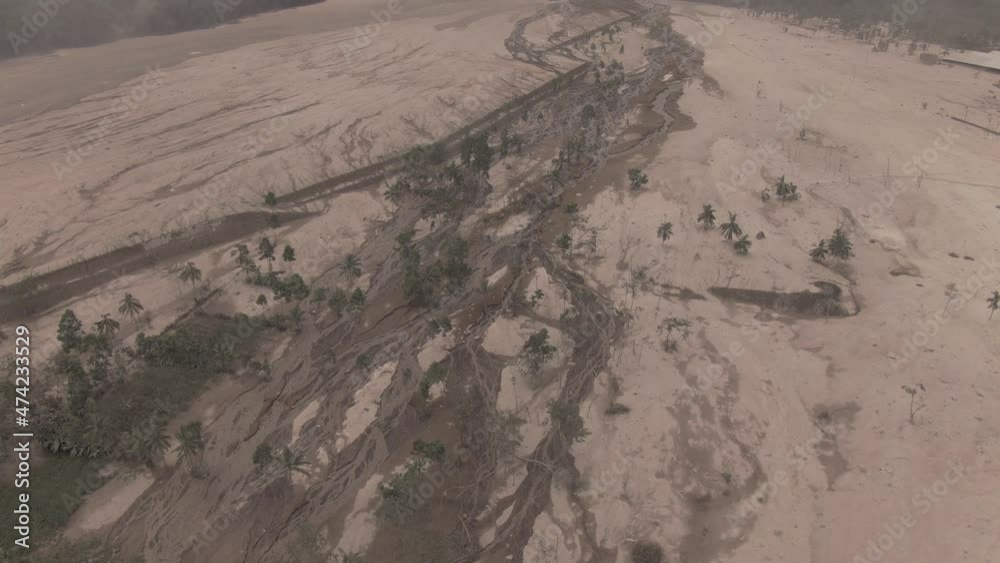 Vidéo Stock Sorrowful Landscape view impact of Mount Semeru eruption in ...