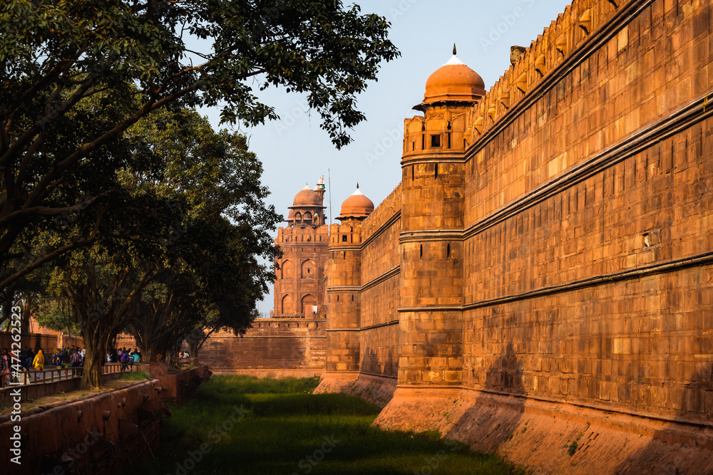 Late afternoon light on the Red Fort exterior walls in Delhi, India ...