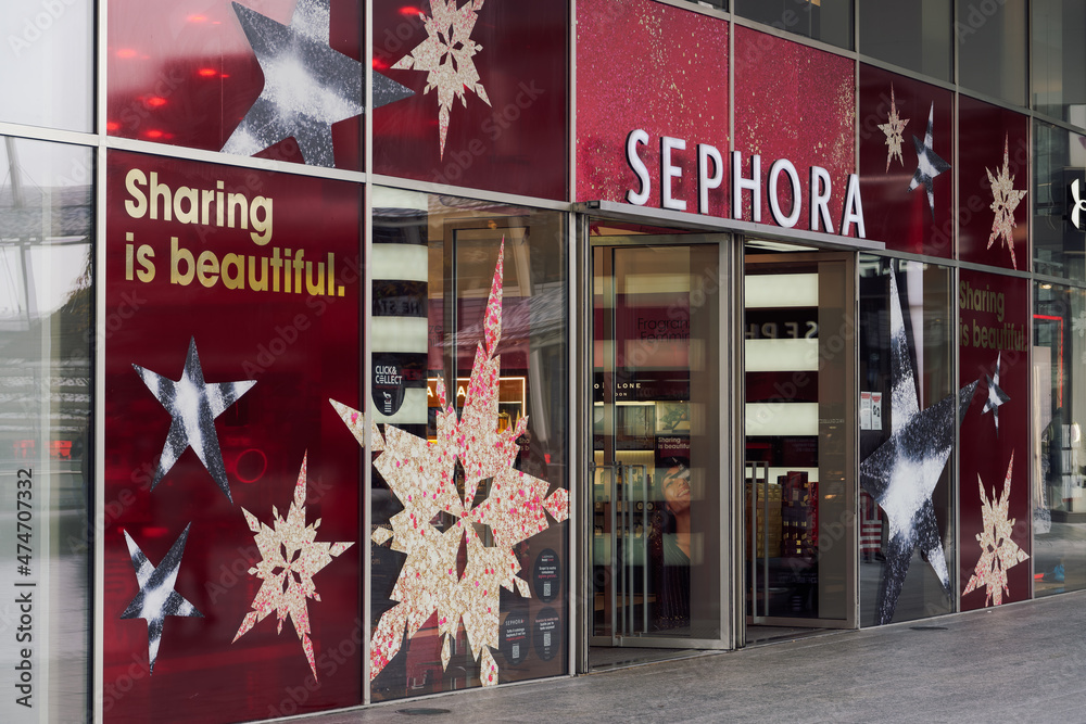 Sephora Store Exterior