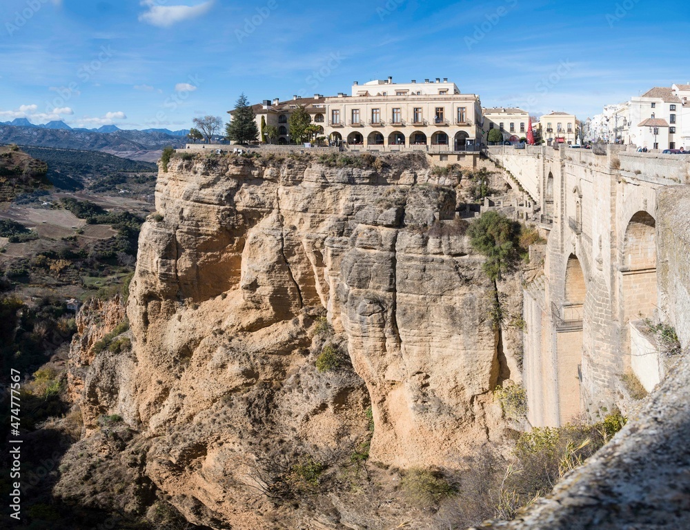 Foto de Panorámica pintoresca de la ciudad de Ronda que se asienta ...