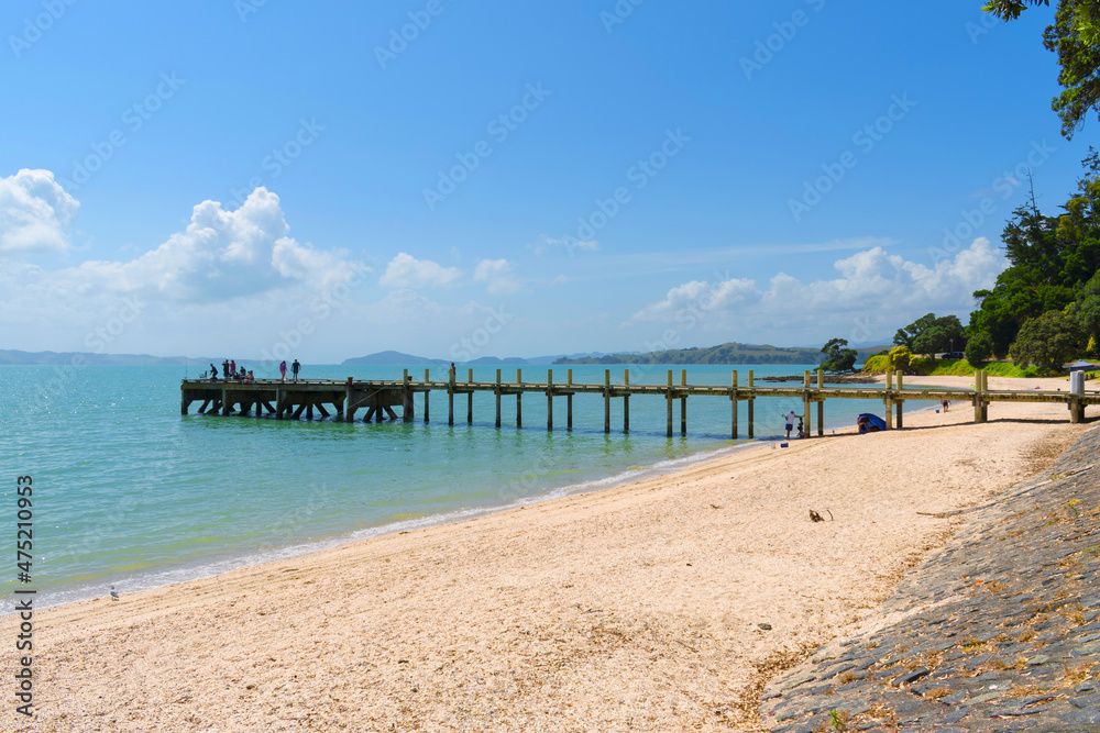 Small Wharf at Magazine Bay Beach, Maraetai, Auckland New Zealand ...