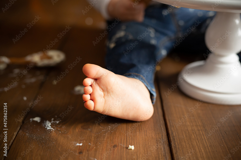 Kid smash a birthday cake Stock Photo | Adobe Stock