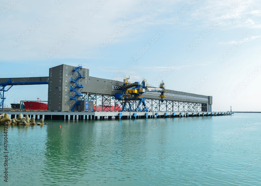 Marine Chemical Terminal. Berth, ships, pumping mechanisms Stock Photo ...