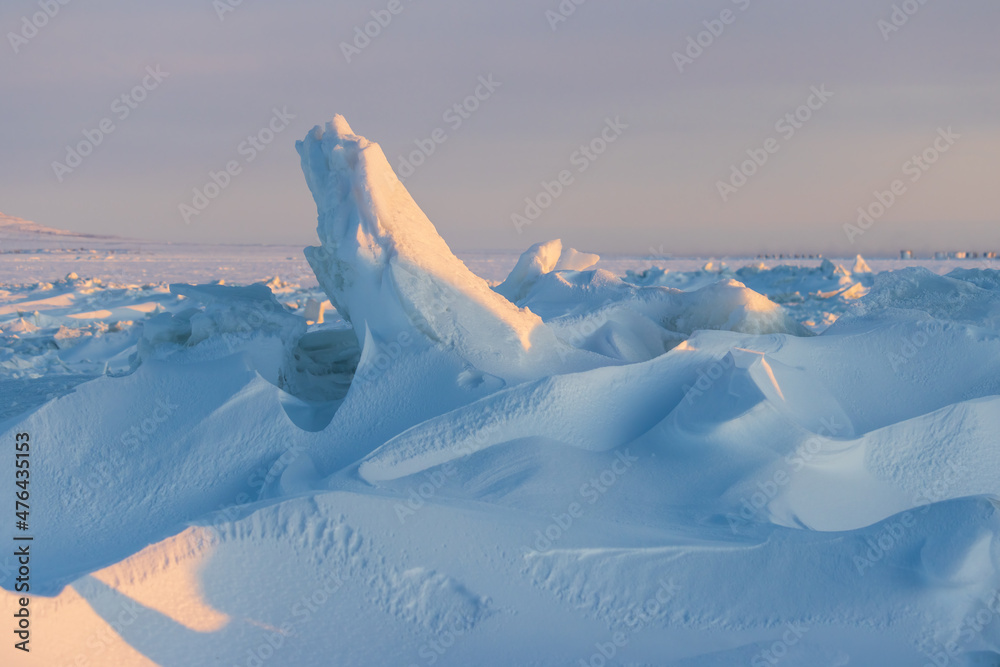 Winter arctic landscape. Cold frosty winter weather. Harsh polar ...