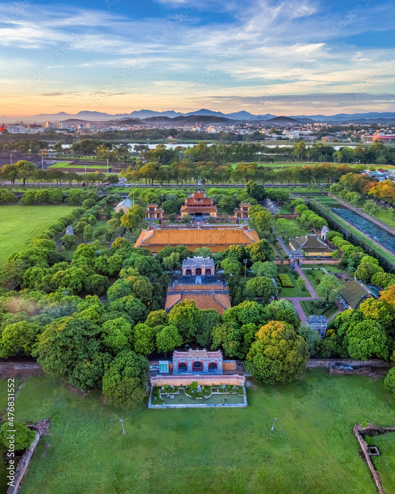 Wonderful view of the Phung Tien palace within the Citadel in Hue ...