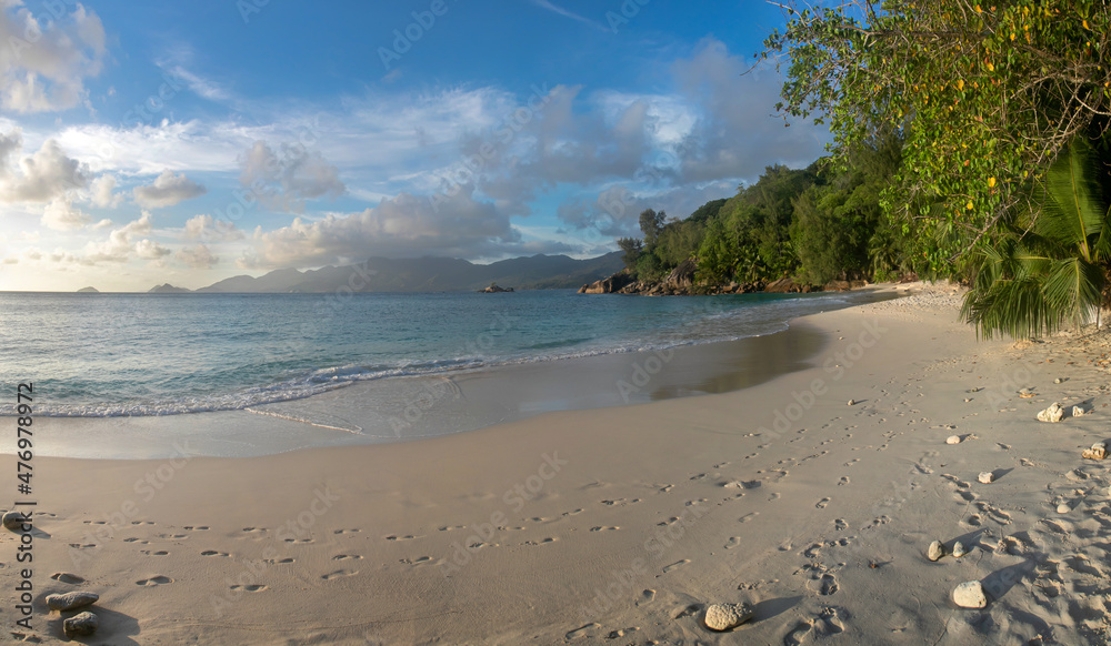 Wide angle high resolution panoramic photo of typical Seychelles ...