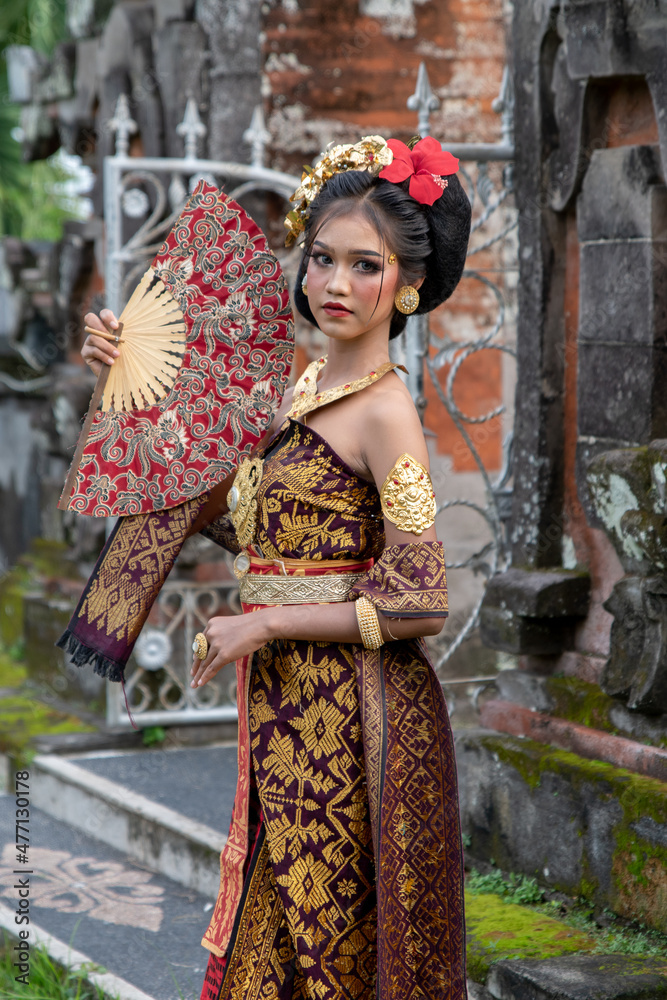 Indonesia Traditional Clothes