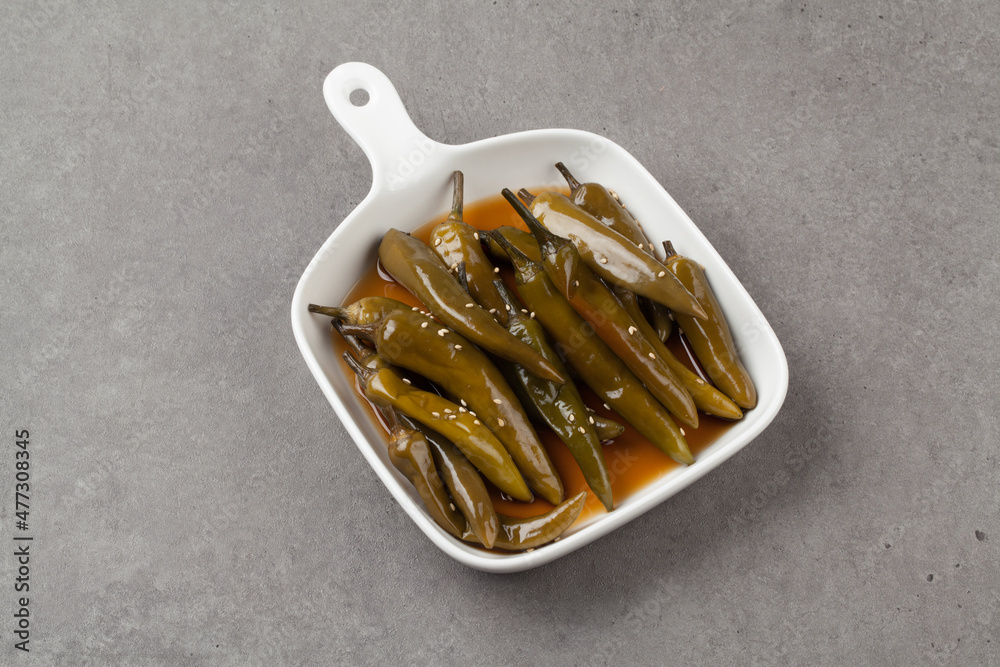 Foto de Pickled red pepper, pickled red pepper, fermented side dish ...