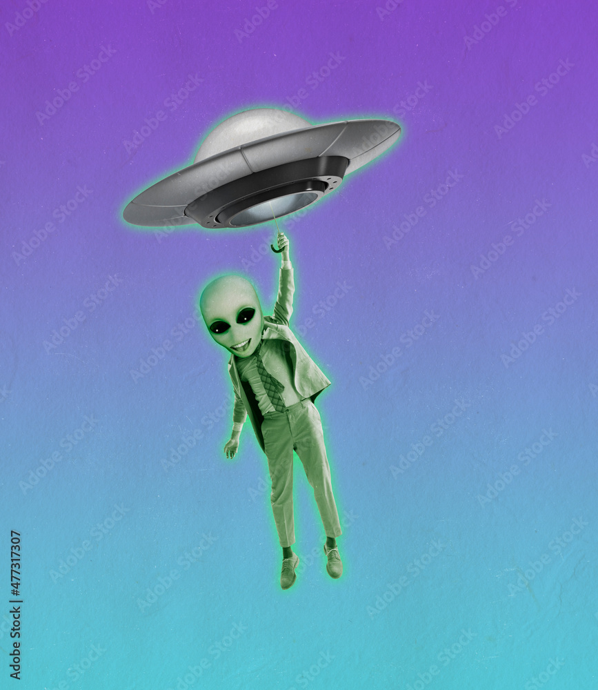 Foto de Emotional green alien with human body wearing business suit ...