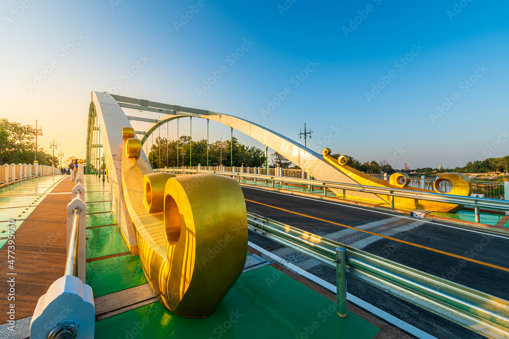 Chan Palace Bridge over the Nan River (Wat Phra Si Rattana Mahathat ...