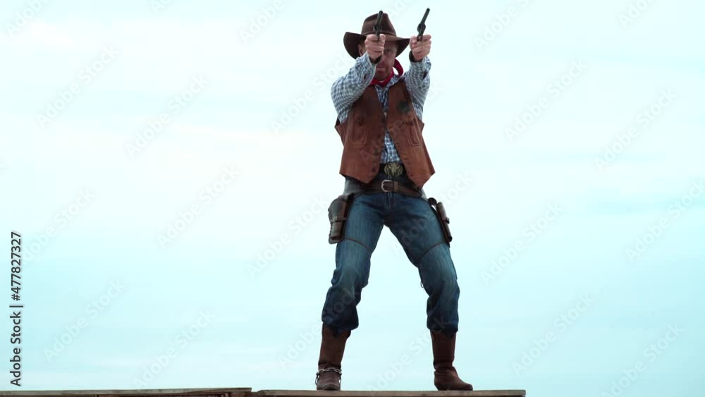 Sheriff in cowboy hat with vintage pistol revolver and marshal ...