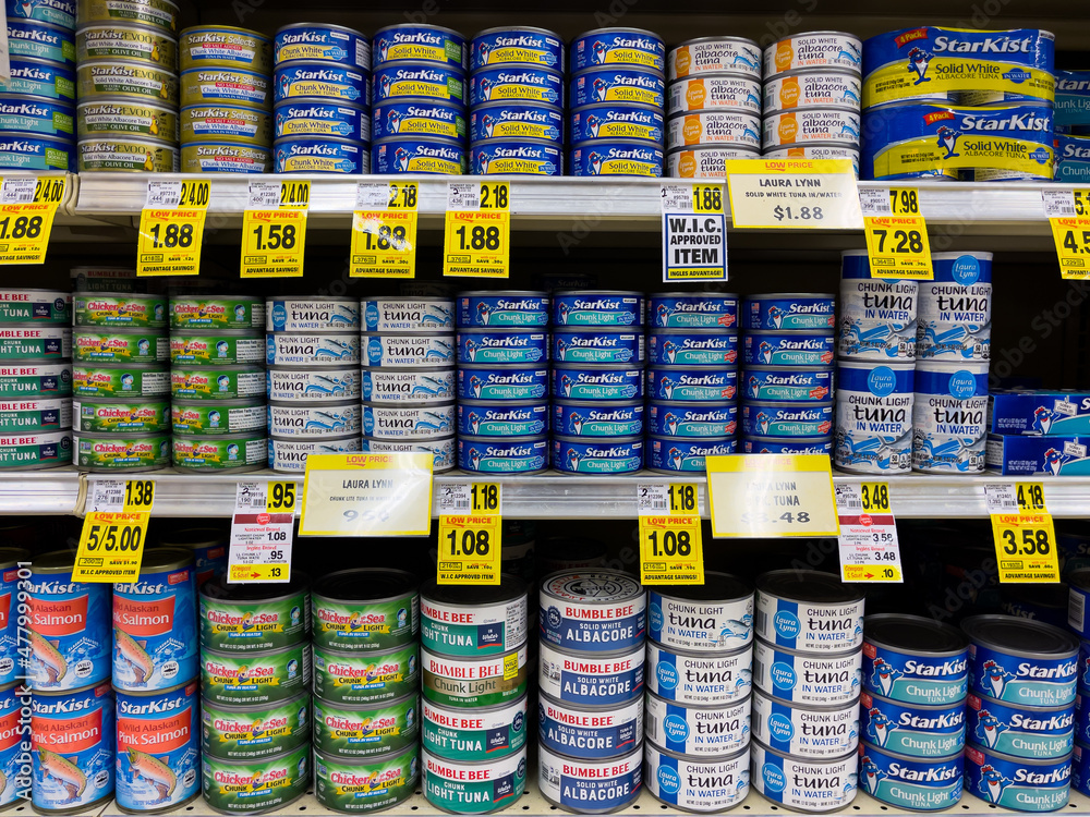 ATLANTA, GEORGIA - JANUARY 02, 2022 : Canned tuna fish on retail ...