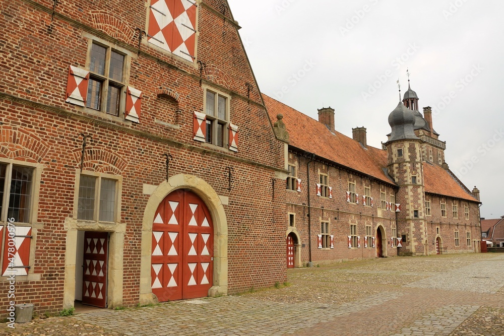 Blick auf Schloss Raesfeld, einem Wasserschloss in der Stadt Raesfeld ...