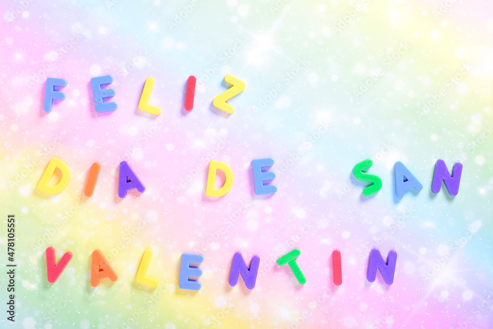 Photograph of some magnet letters with the text in Spanish of Happy ...