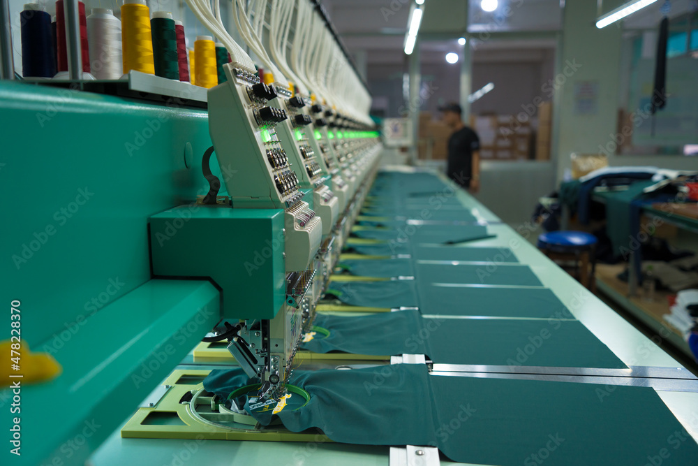 Modern and automatic high technology sewing machine for textile or ...