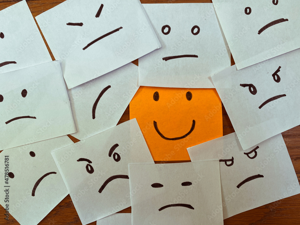 Happy and unhappy facial emotion concept. Happy smiling sticky note ...