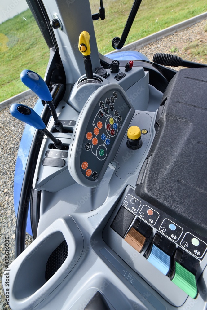 New Holland T5 / T6. Cabin interior. Universal tractor. 10-07-2020 ...