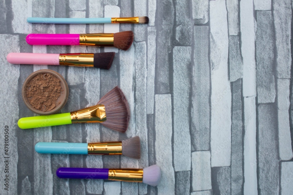 BRONCHAS DE COLORES Y DIFERENTES TAMAÑOS PARA MAQUILLAJE CON POLVO ...