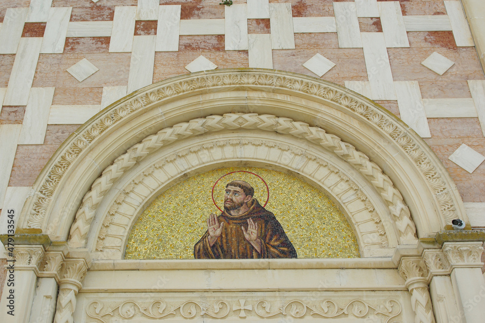 Sanctuary of the Holy Face of Manoppello It is one of the most ...