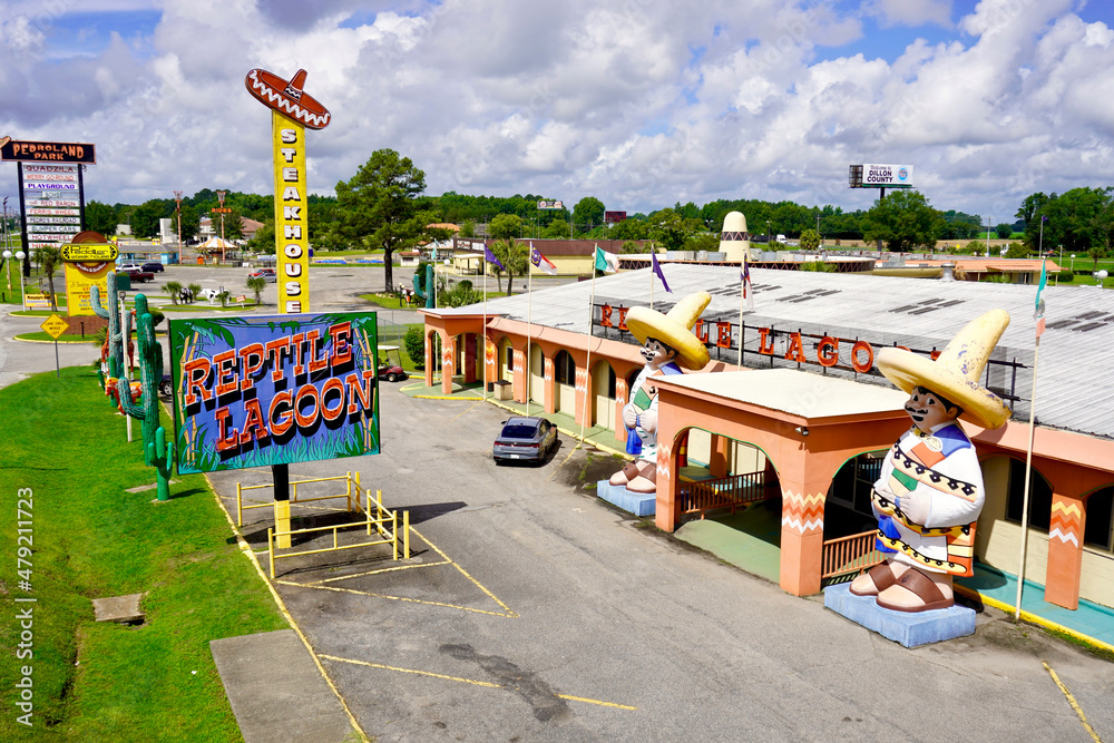 South of the Border, attraction on Interstate 95 (I-95) south of the ...