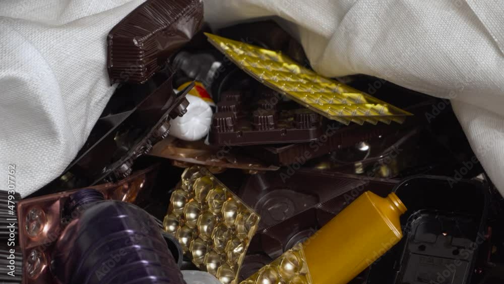 Recyclable materials. Sorting, recycling and disposal of household ...