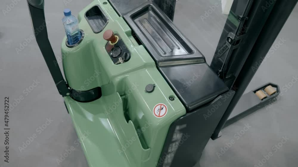 New modern powerful manual hydraulic stacker with electric lift ...