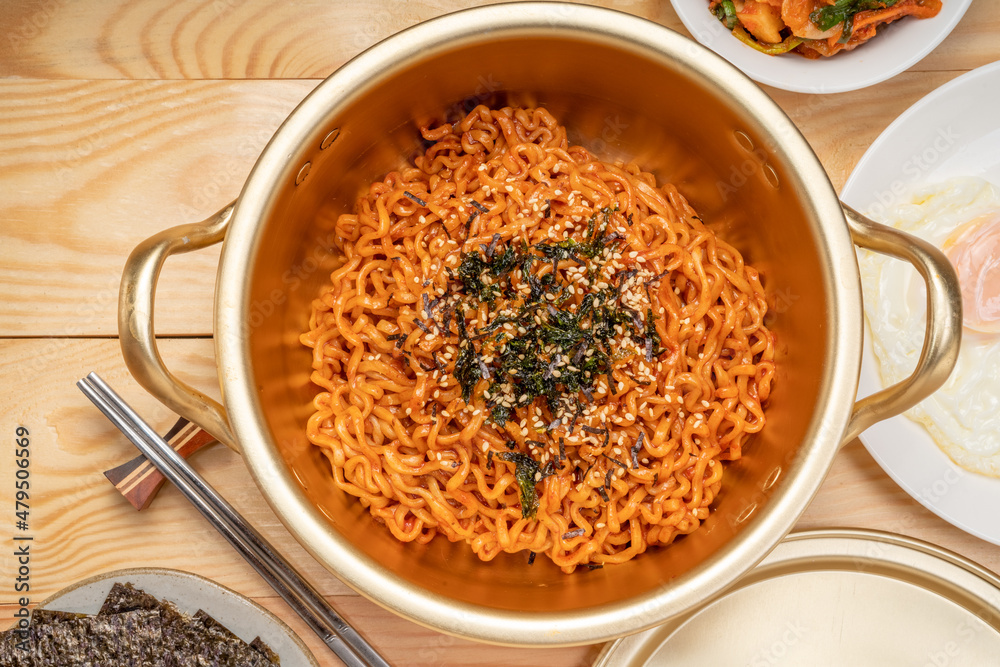 Super Spicy Korean noodles, Ramyun or hot ramen Korean dry noodles food ...