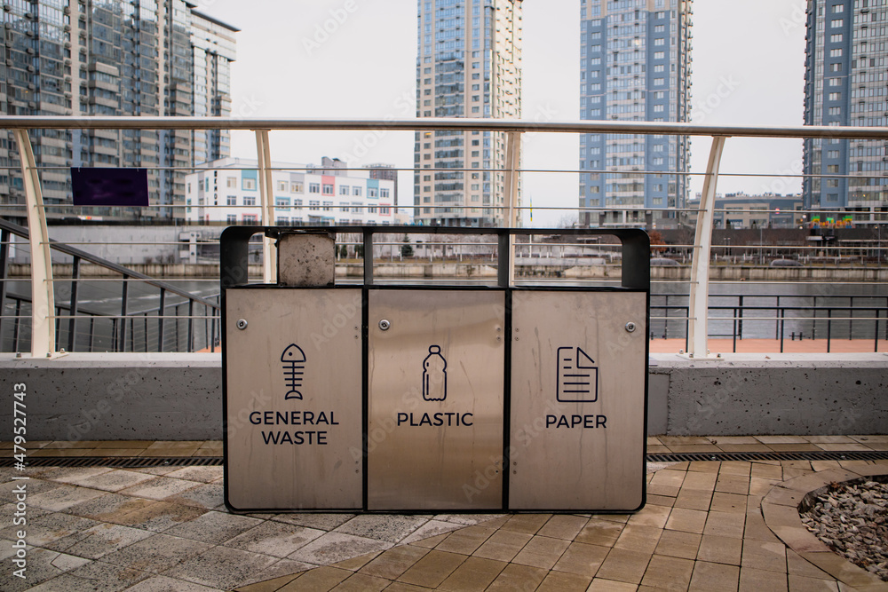 4 Colors metal stainless steel recycle bins and trash bin with icons ...