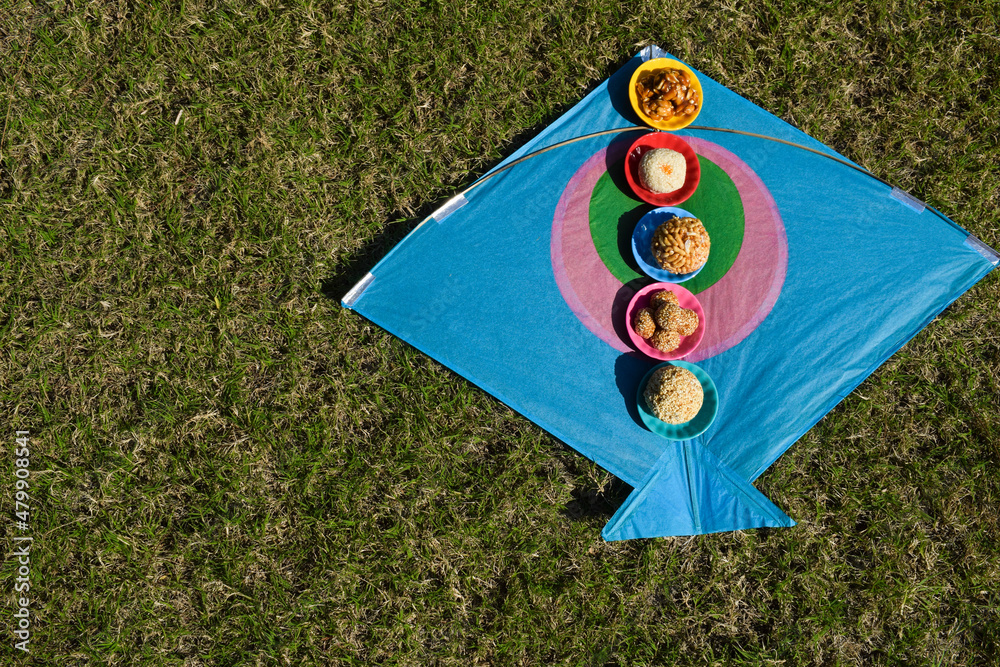 Background sankranti poster wishes.Sankranti kites patang flying ...