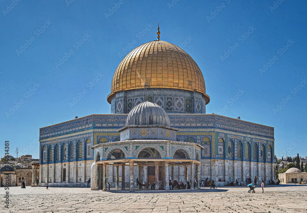 Islamic shrines Al-Aqsa Mosque and the Dome of the Rock Mosque are ...