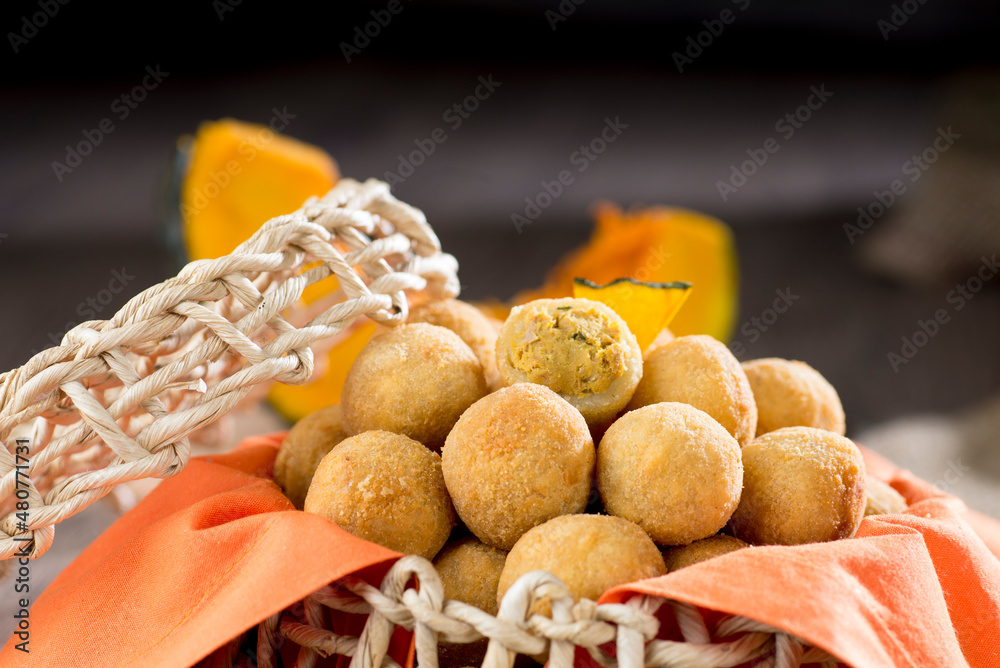 Foto de Pumpkim ball, Fried salted Brazilian snack stuffed withchicken ...