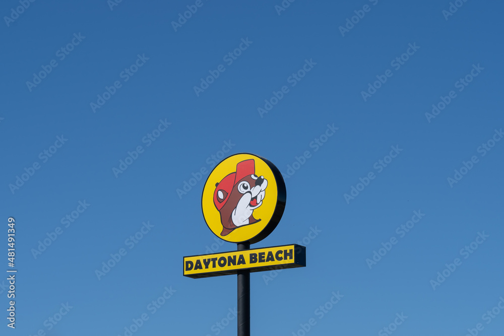 Daytona Beach, FL, USA - January 17, 2022: Buc-ee's high-rise pole sign ...