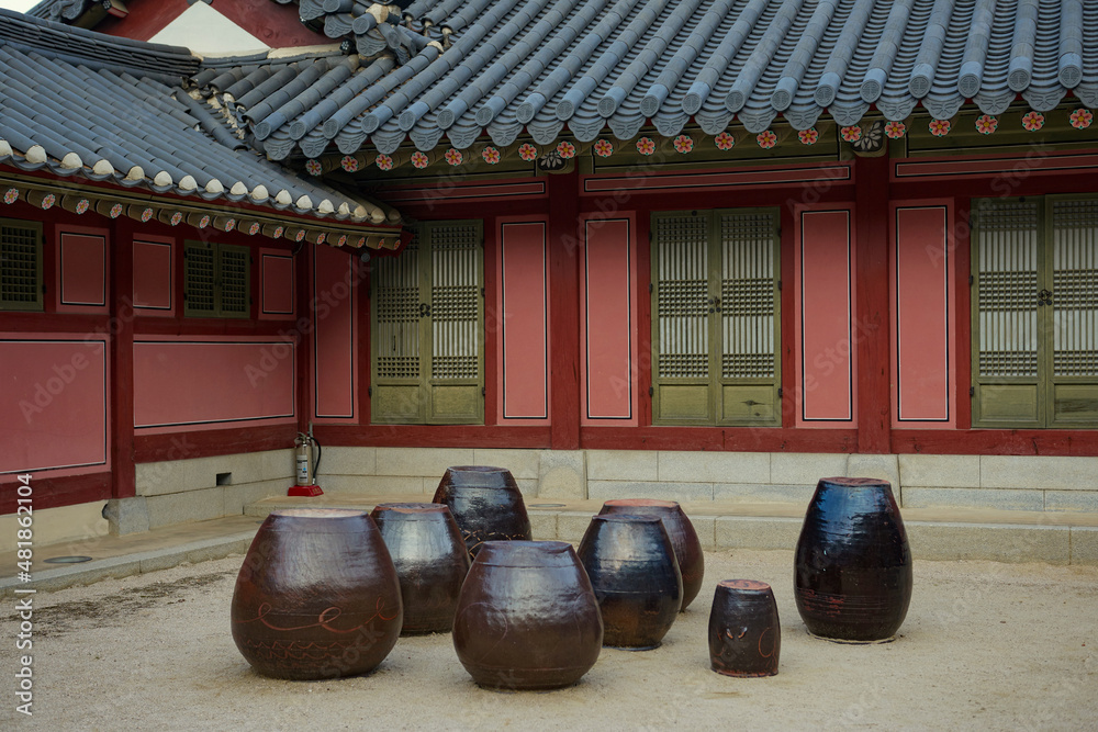 Jangdokdae, Korean traditional crocks or jars at Namsangol Hanok ...