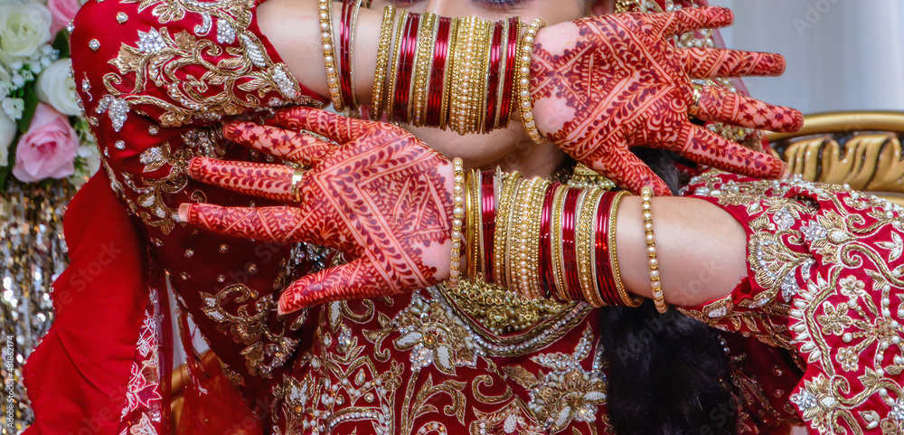 Beautiful Indian bride hands henna design hand jewelry kalira and red ...