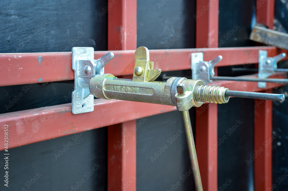 Construction formwork for concrete.Spring clips are a new formwork ...